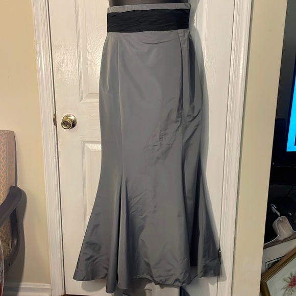 Kay Unger | Skirts | Kay Unger Victorian Flared Maxi With Train Black ...